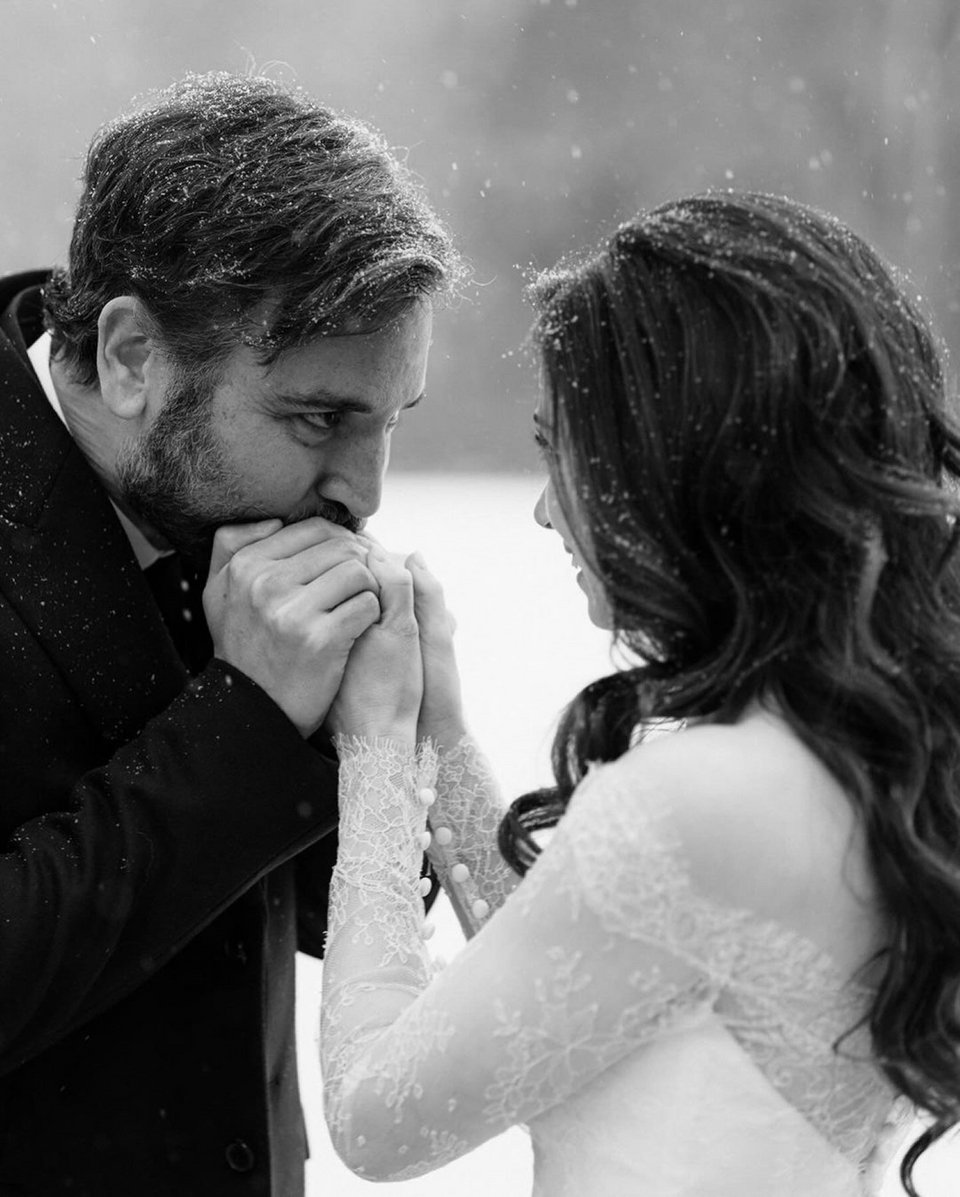 Ο παραμυθένιος γάμος ηθοποιού του Χόλιγουντ εν μέσω χιονοθύελλας [εικόνες] - iefimerida.gr